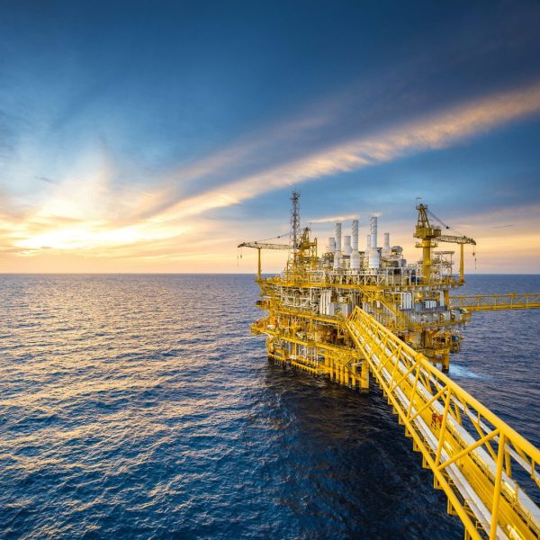 Membangun Offshore Platform (Anjungan Lepas Pantai) - Petro Training Asia
